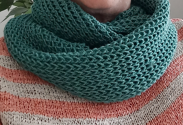 Ravelry: Chain Link Cowl pattern by Margaret D Walker