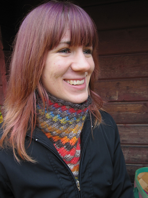 Ravelry: Jutta, cowl with Estonian scale pattern pattern by marias garn