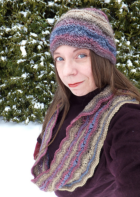 Ravelry: Crumpled cowl & infinity scarf pattern by Maria Näslund