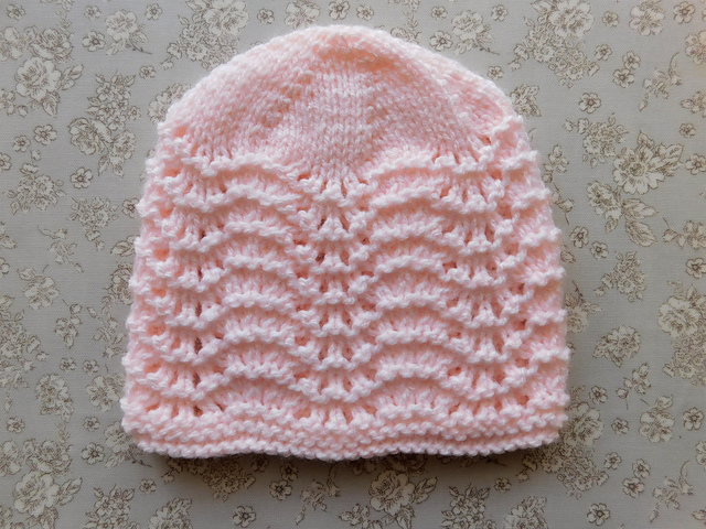 Ravelry: Old Shale Lace Baby Hat pattern by marianna mel
