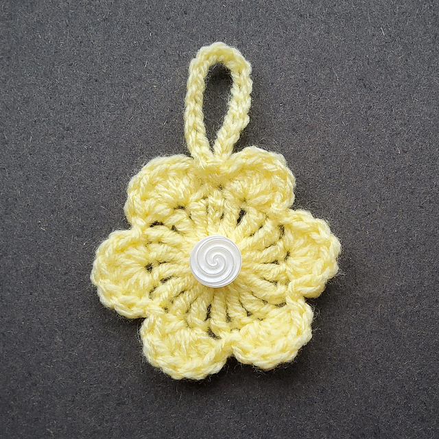 Ravelry: Super Quick Crochet Flowers pattern by marianna mel