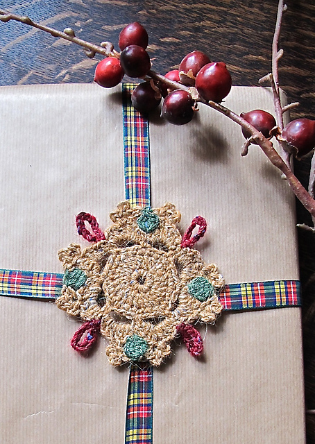Ravelry: Christmas Present Decoration pattern by Marie Wallin