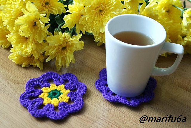 Ravelry: violet flower coaster pattern by Marina Zvirgzdina