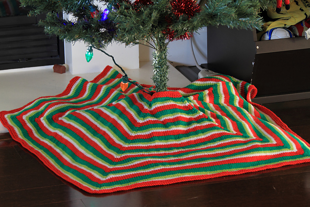 Ravelry: Mod Stripe Tree Skirt pattern by Kristen Ashbaugh-Helmreich