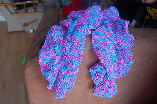 Ravelry: Wavy Potato Chip Scarf pattern by Marjorie Rice