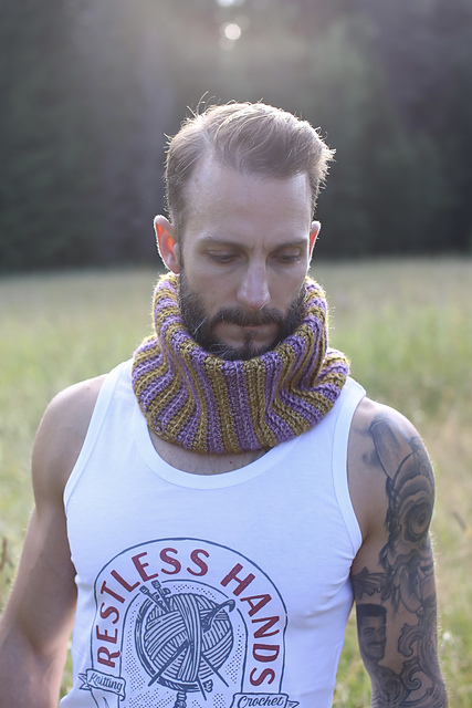 Ravelry: The "Absolute Beginner" cowl pattern by Martin Up North