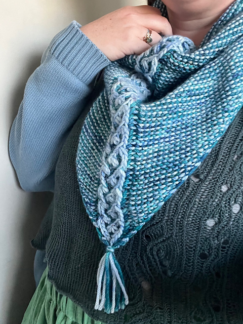 Ravelry: Keri Kerchief pattern by Master Yarnsmith Designs