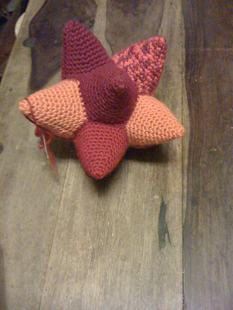 Ravelry: Dodecahedron pattern by Marleen Hartog