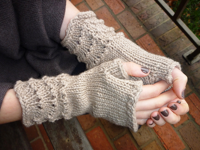 Ravelry: Hand Slips pattern by Susan Barstein