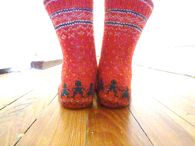 Ravelry: Norwegian Ljus Socks pattern by Nancy Bush