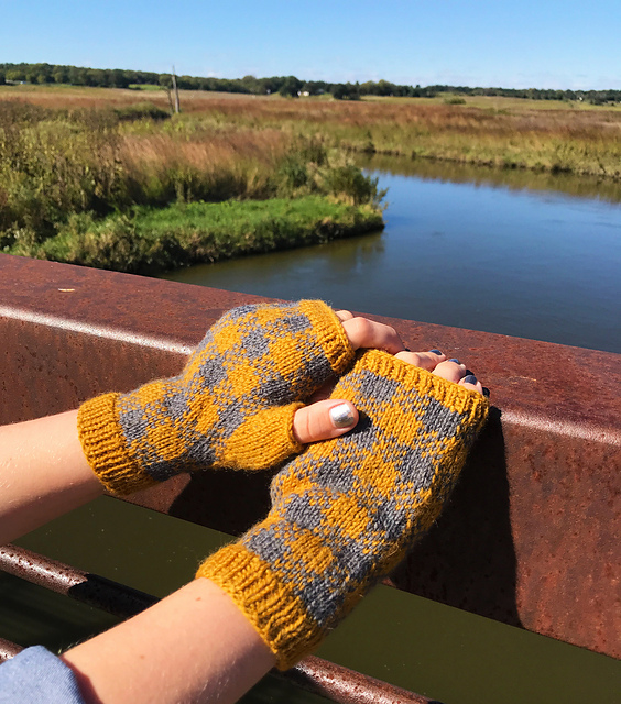 Ravelry: Field Mitts pattern by Kristen McLaren
