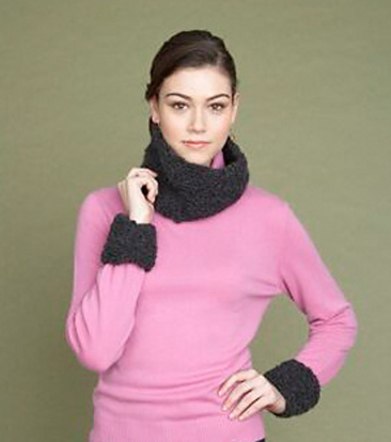 Ravelry: Collar and Cuffs #60786A (Cuffs) pattern by Lion Brand Yarn
