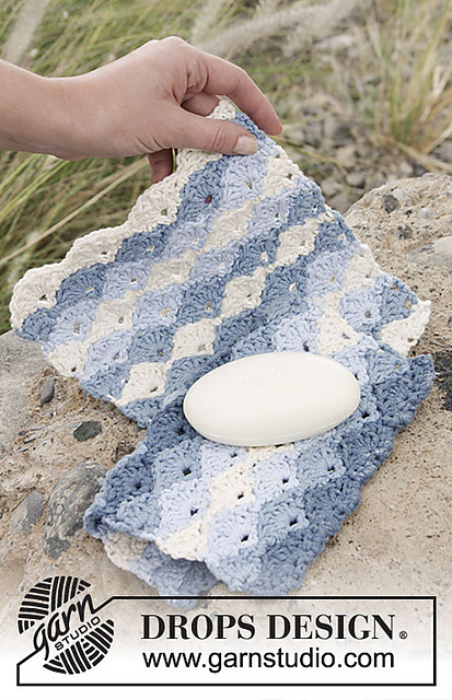 Ravelry: 0-1302 Blue Tide pattern by DROPS design