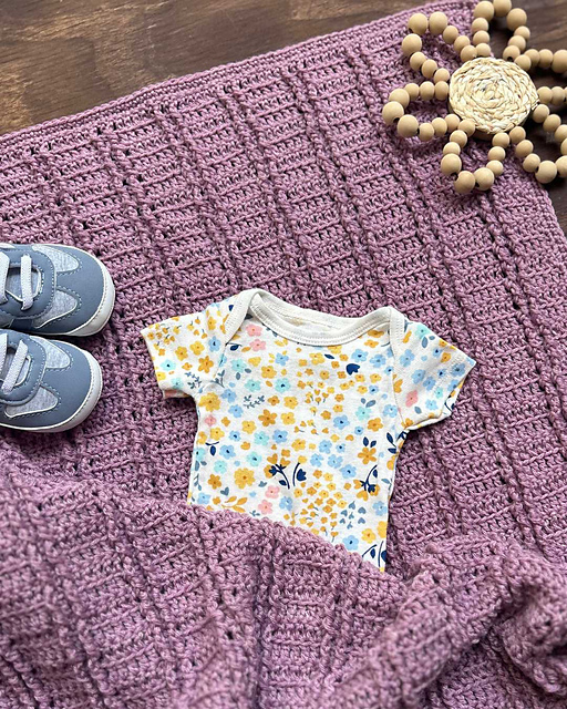 Ravelry: Twin Ridges Baby Blanket pattern by Becky Pickett