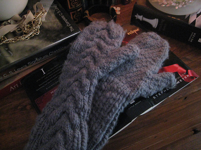 Ravelry: Bella's Twilight Mittens pattern by Meghan Babin