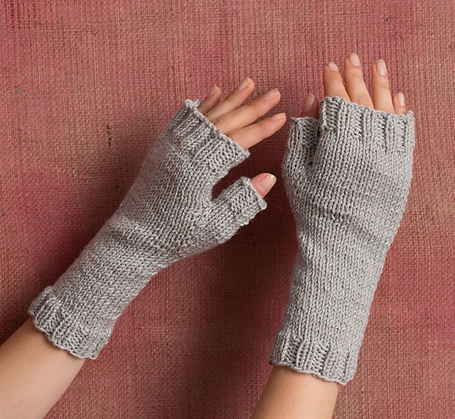 Ravelry: Easy Fingerless Mitts pattern by Susan Mills Knits