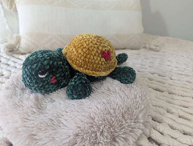 Ravelry: Shelly the Turtle pattern by megurumi creative