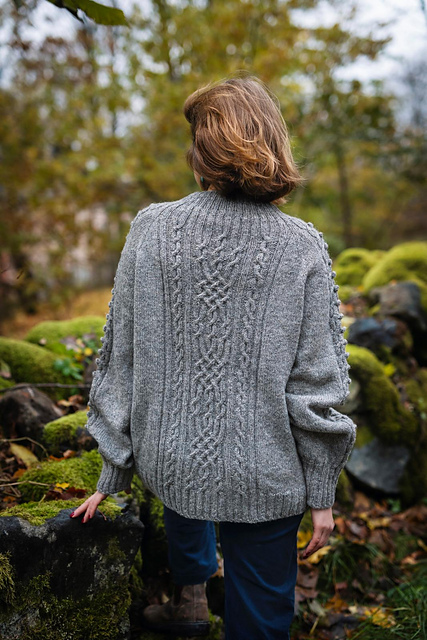 Ravelry: Solmut pattern by Heli Hottinen-Puukko