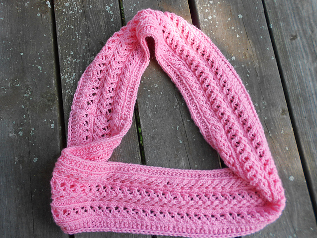 Ravelry: Rhondaly Infinity Scarf pattern by Melody Hadley