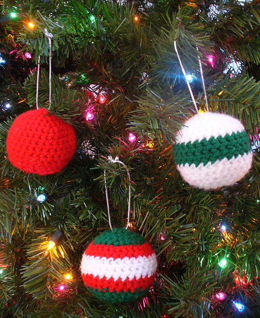 Ravelry: Christmas Ball Ornaments pattern by Melissa Mall