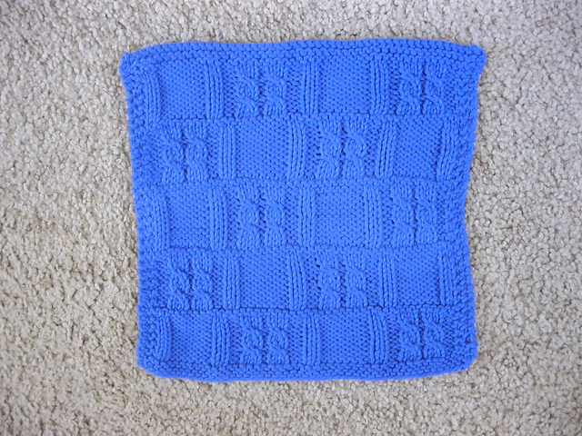 Ravelry: Checkered Cable Dishcloth pattern by Sandy Lightfoot