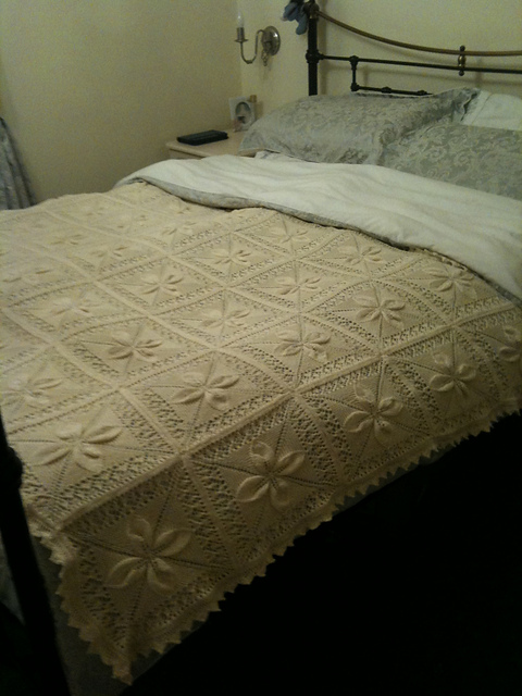 Ravelry: Quilt (Square Counterpane with Leaves) pattern by A.M.