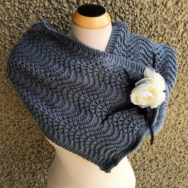 Ravelry: Single Skein Scarflette pattern by Annie Ciszak Pazar