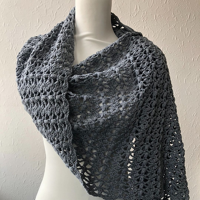 Ravelry: Joanne pattern by Bernadine Graham
