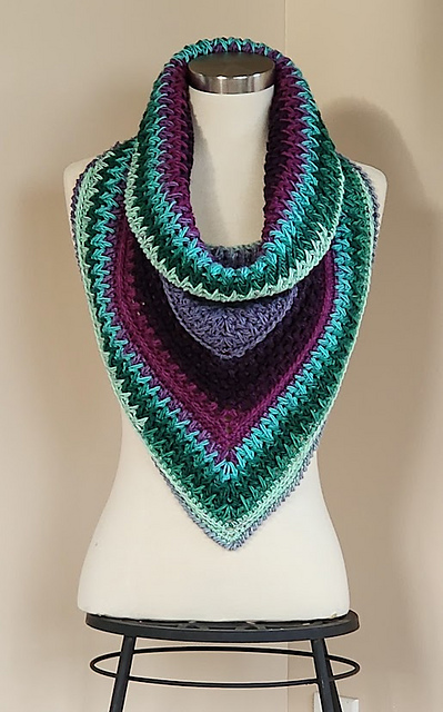Ravelry: Feathered Triangle Cowl pattern by Merri Purdy - Purdy Sweet ...