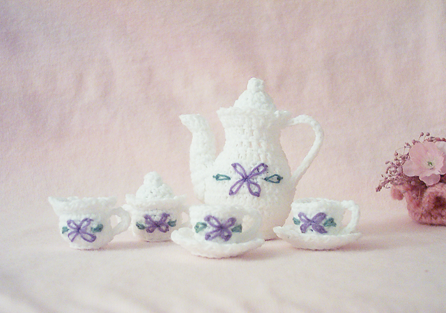Ravelry: Tea for Two Miniature Tea Set pattern by Sarah Kanz