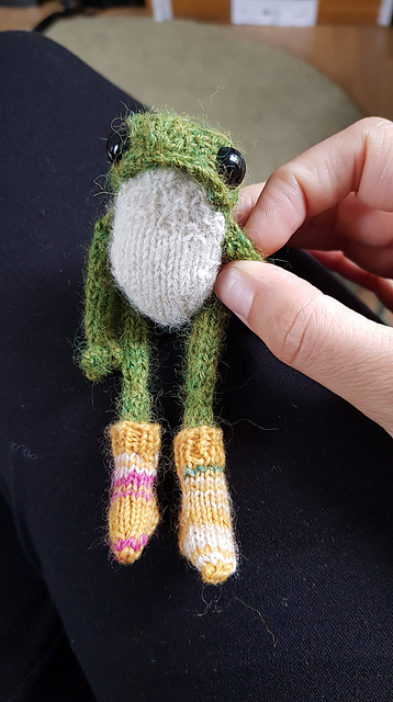 Ravelry: Tiny socks for froggy pattern by Merve Detant