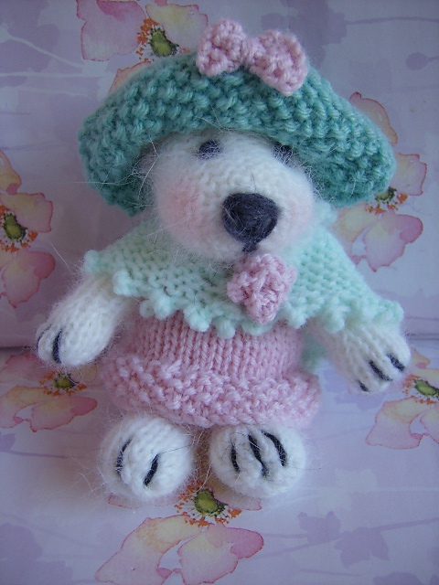 Ravelry: Mrs Pitty-Pat Kitten Cat & Tiny Kittens pattern by Abigail Orlando