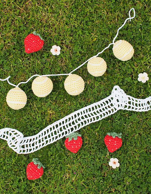 Ravelry: Wimbledon Tennis Balls pattern by La Messer