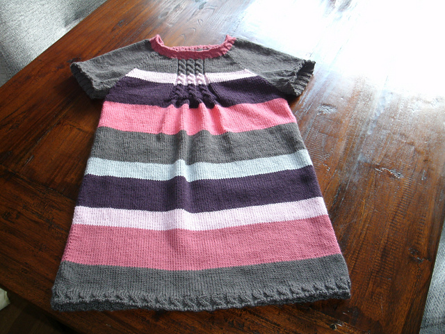 Ravelry: 888 - Robe manches courtes pattern by Bergère de France