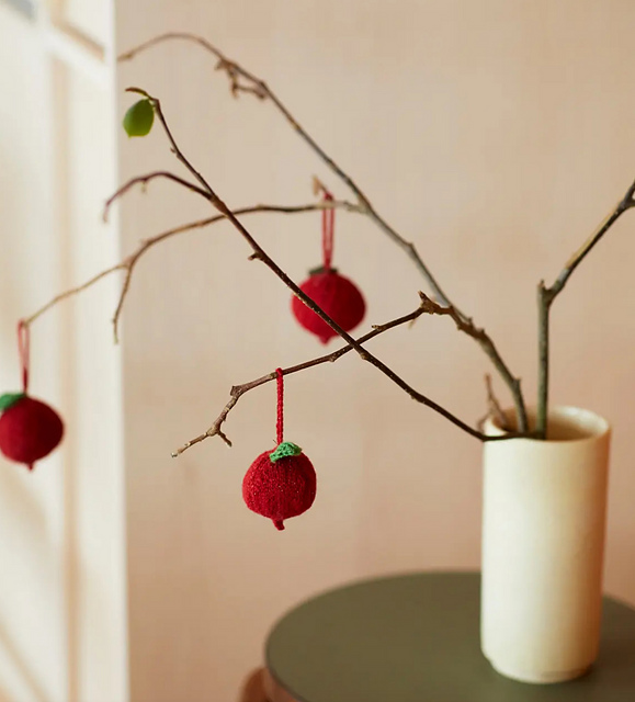 Ravelry: 454-1 Juleepler pattern by Rauma Garn