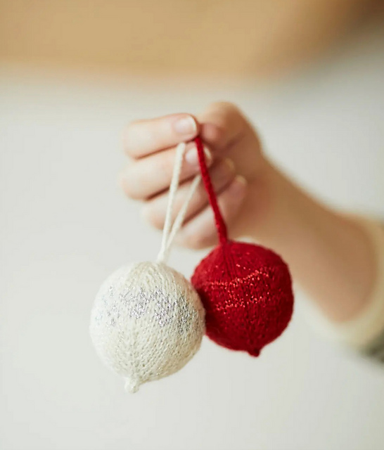 Ravelry: 454-5 Julekuler pattern by Rauma Garn