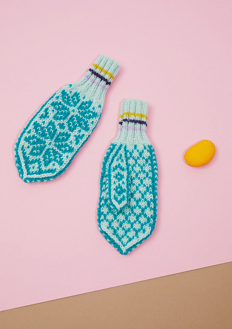 Ravelry: 427-2 Vott med Stjernerose pattern by Rauma Garn