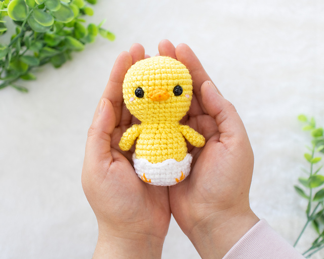 Ravelry: Baby Chicken pattern by Michelle Alvarez