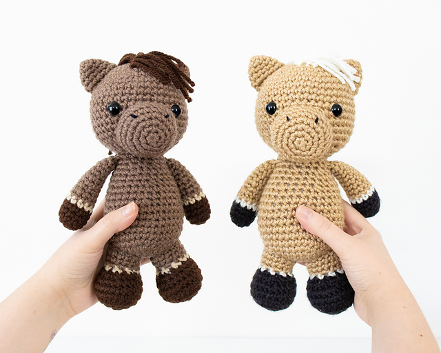 Ravelry: Simon the Lovely Horse pattern by Michelle Alvarez