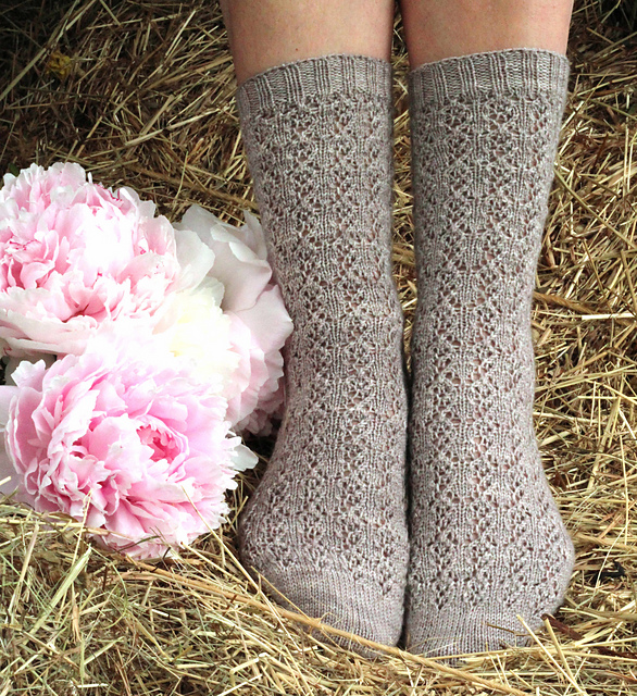 Ravelry: Armida pattern by Joanna Ignatius