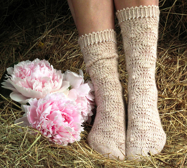 Ravelry: Amalia pattern by Joanna Ignatius