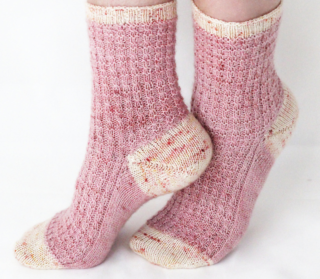 Ravelry: Noniin pattern by Joanna Ignatius
