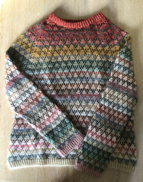 Ravelry: MeerMieke's S p o t S w e a t e r