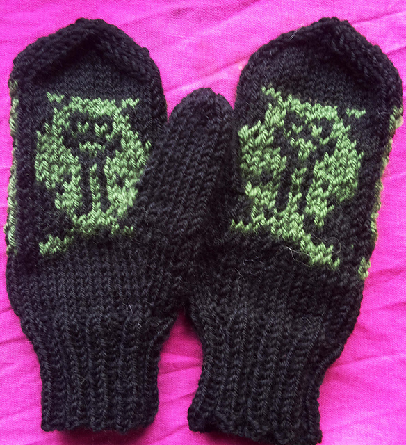 Ravelry: Angry Owl -mittens pattern by Milla H.