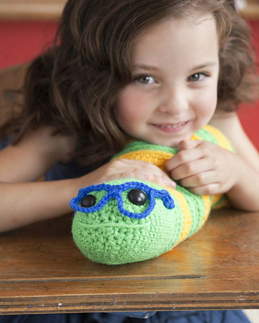 Ravelry: Bespectacled Bookworm pattern by Alicia Kachmar