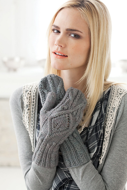 Ravelry: #33 Leaf Mittens pattern by Pat Olski