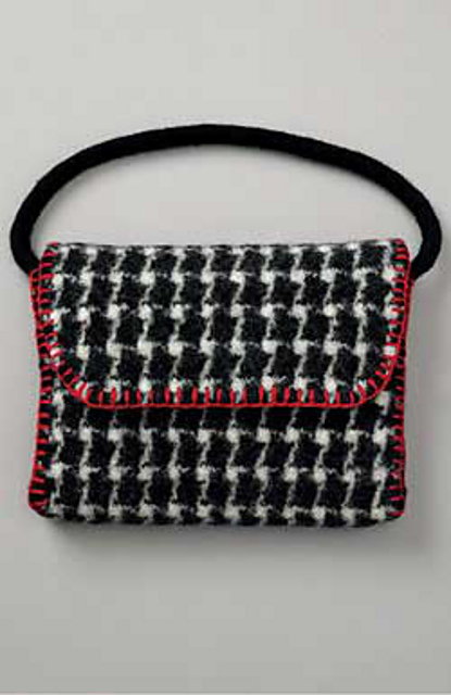 Ravelry: Felted Houndstooth Bag pattern by Patons