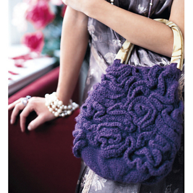 Ravelry: #14 Ruffled Purse pattern by Teva Durham