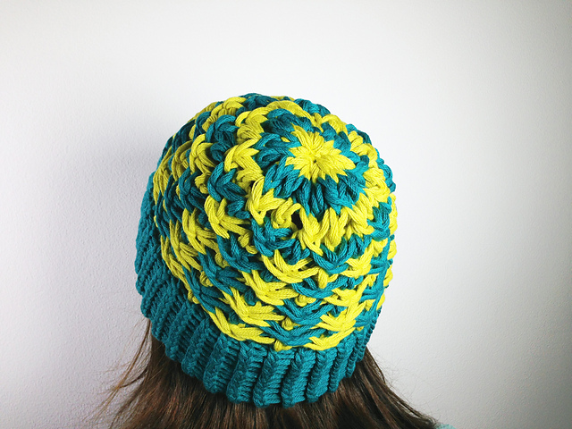 Ravelry: Loom knitted star stitch hat pattern by Mireia Marcet