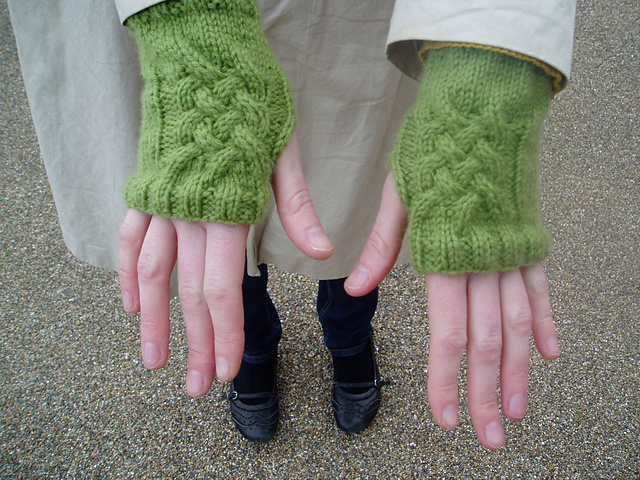 Ravelry: Cabled Hand-warmers pattern by Aine Marriott